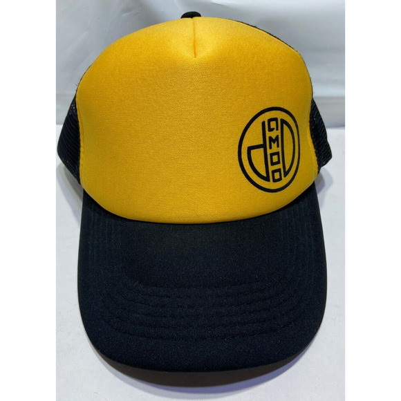 Snapback | Accessories | Vintage Yellow Embroidered Mesh Snapback ...
